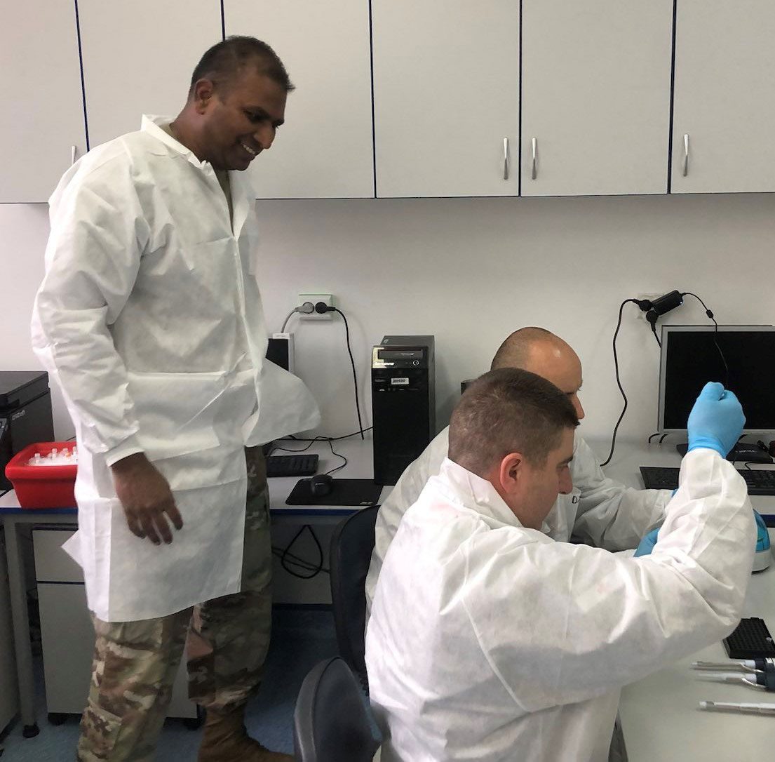 U.S. Army Laboratory Technicians Train with Romanian Troops at ...